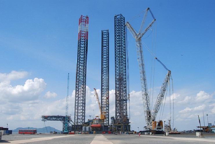 Leg extension of :”Tam Đảo 02” drilling jack-up rig for Vietsovpetro at ...